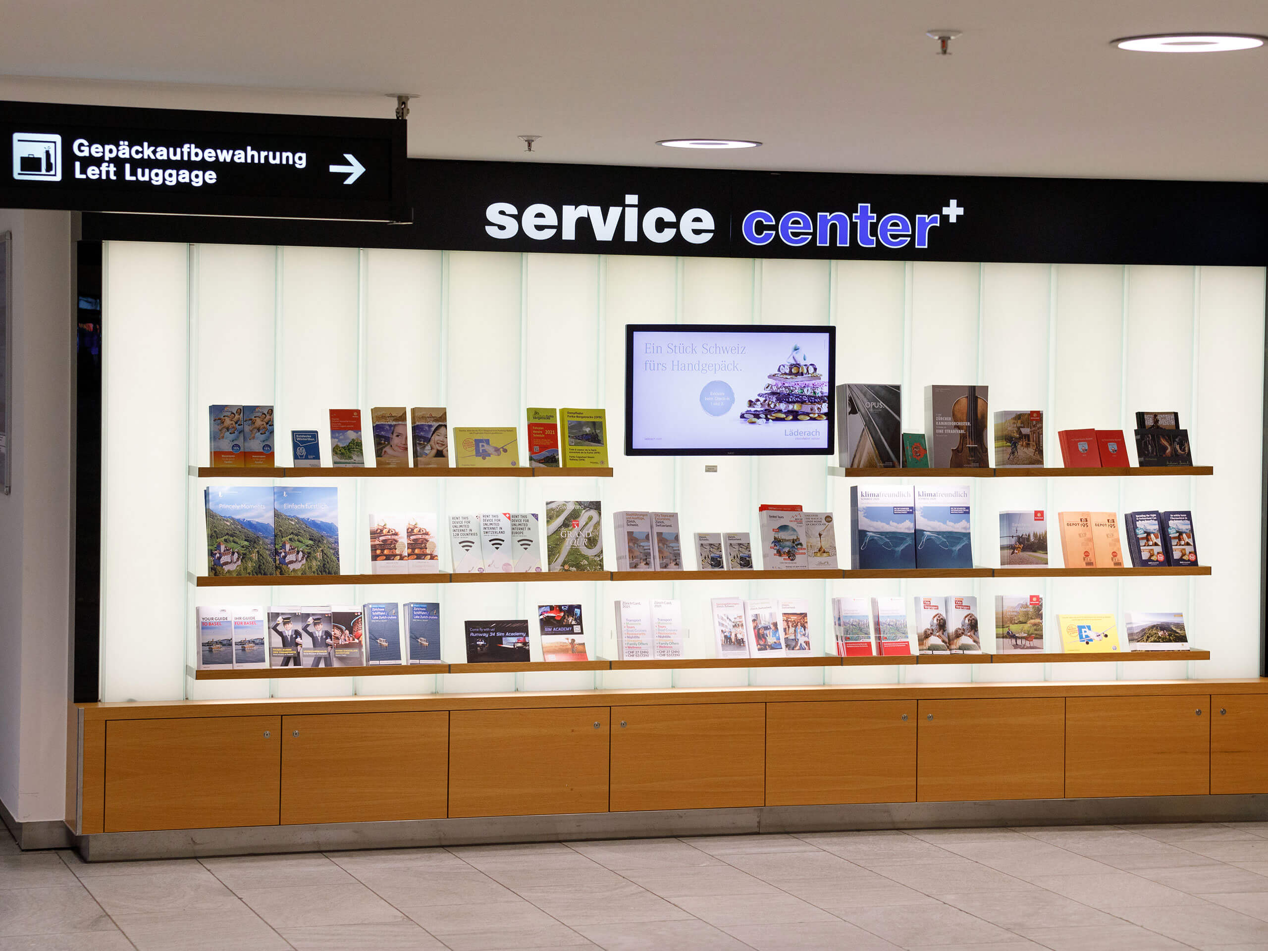 Flyer & Screens – Flughafen Zuerich