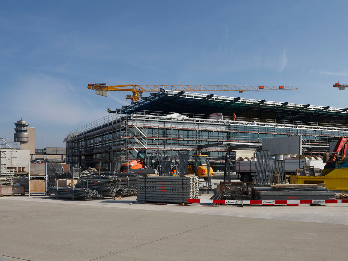 Dock B – Flughafen Zuerich