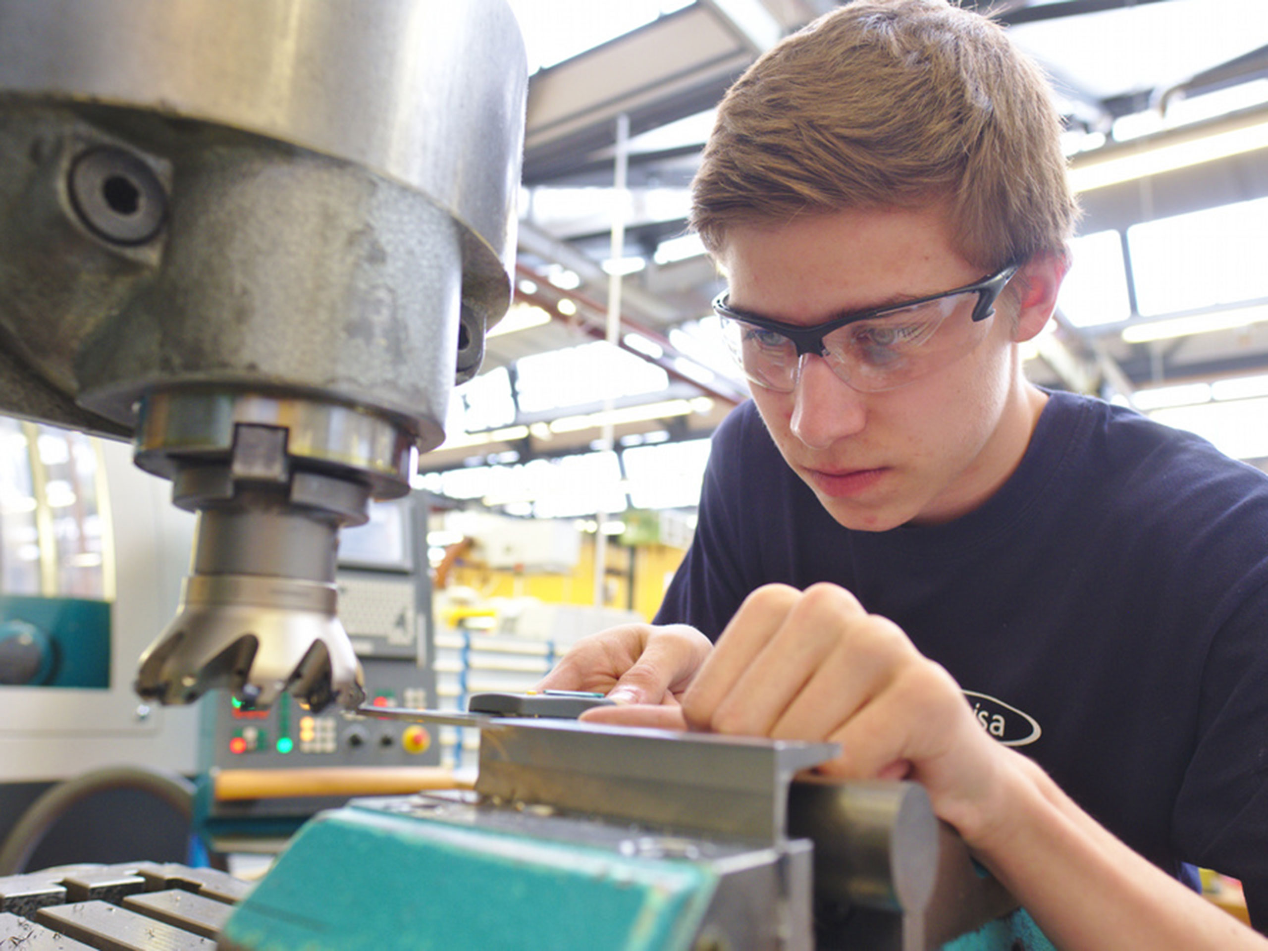 Metal & machines work environment – Flughafen Zuerich