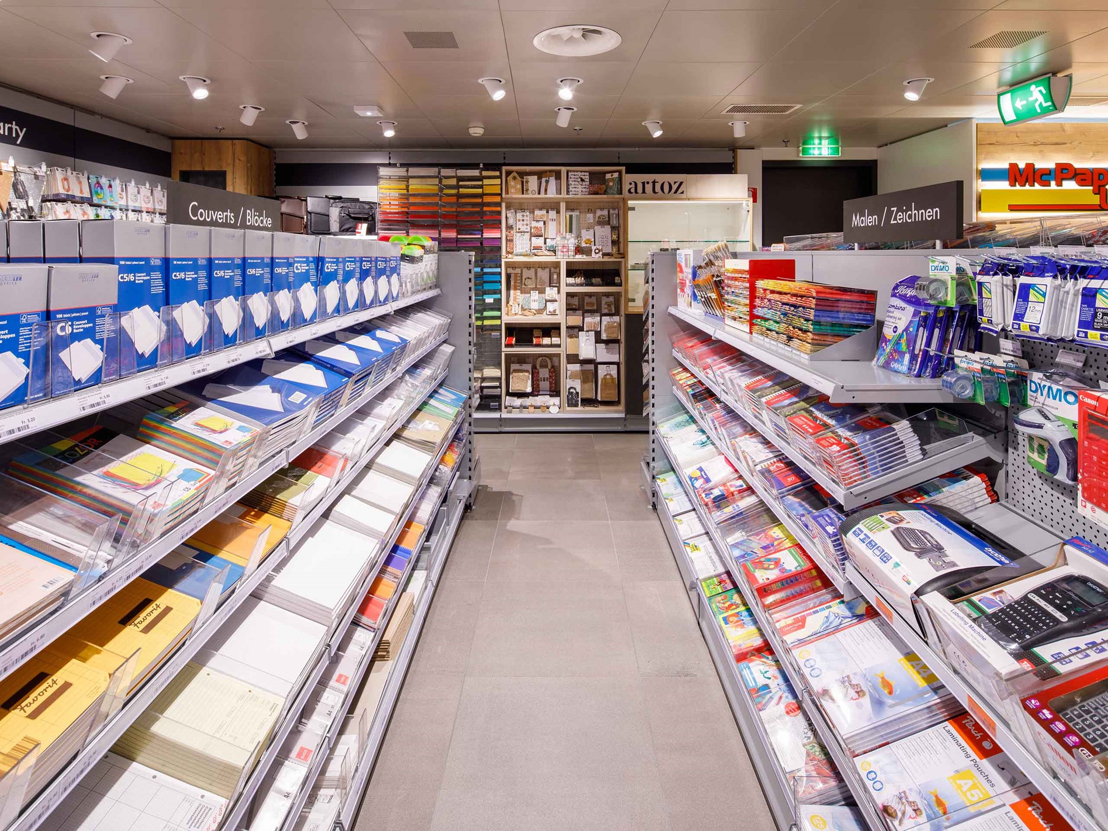 Mc PaperLand – Flughafen Zuerich