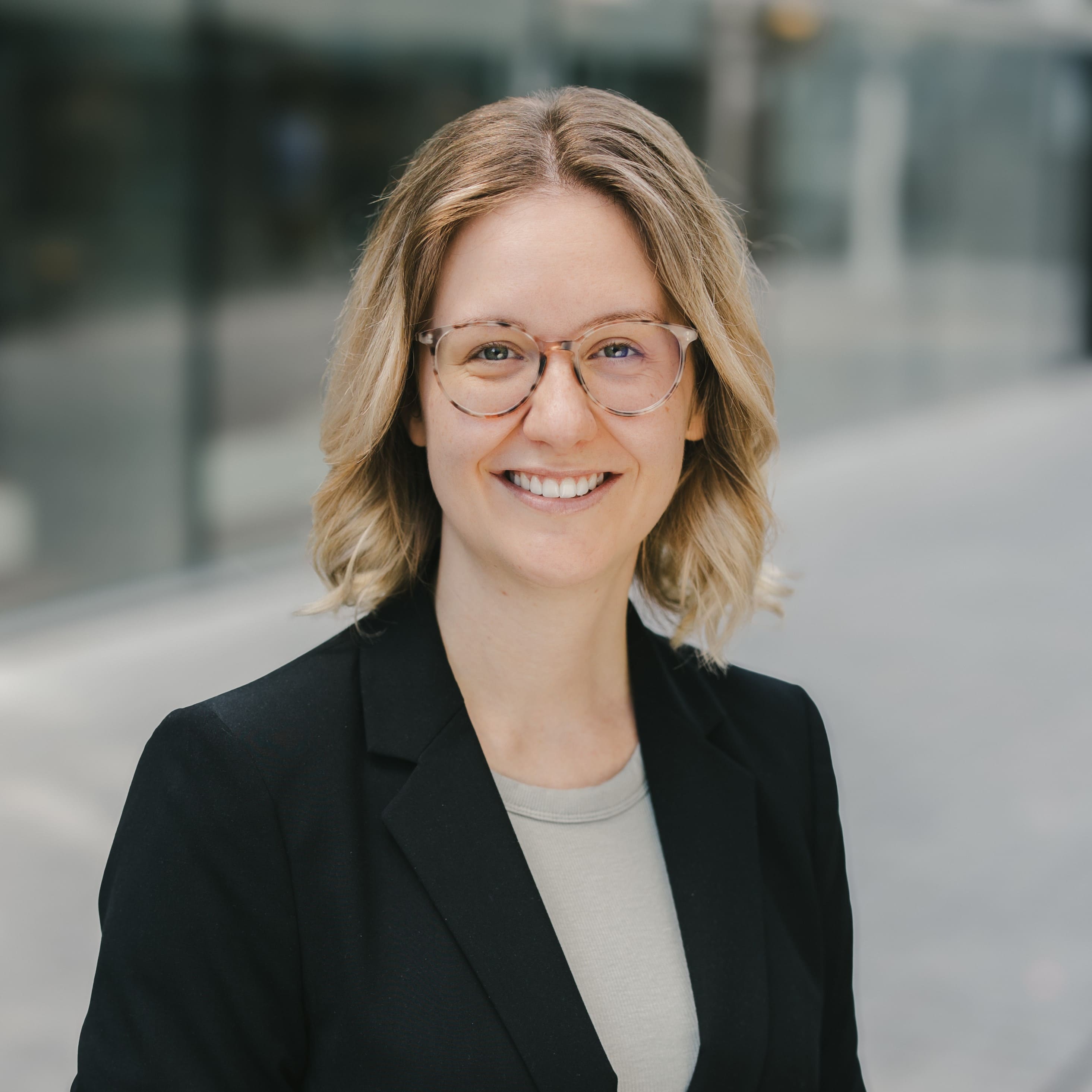 Im Einsatz für die Sicherheit – Flughafen Zuerich